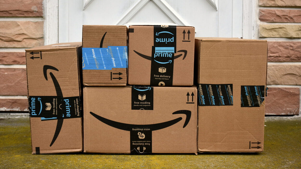 Amazon reduz embalagens para envios em 33% - Revista Sustentável